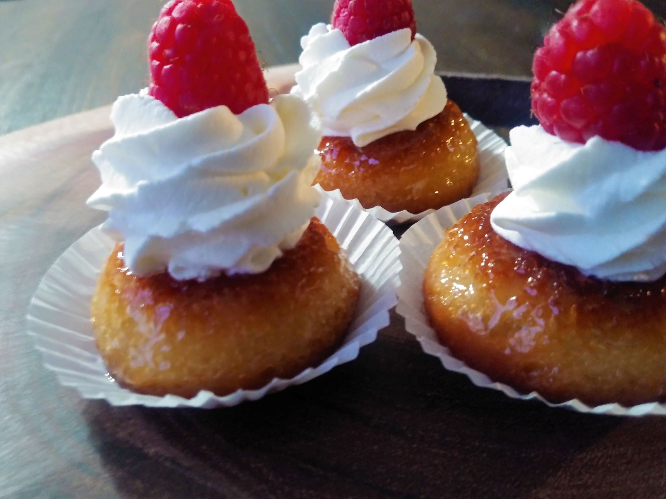 Mini Baba Minus Le Rhum | B'beri Desserts