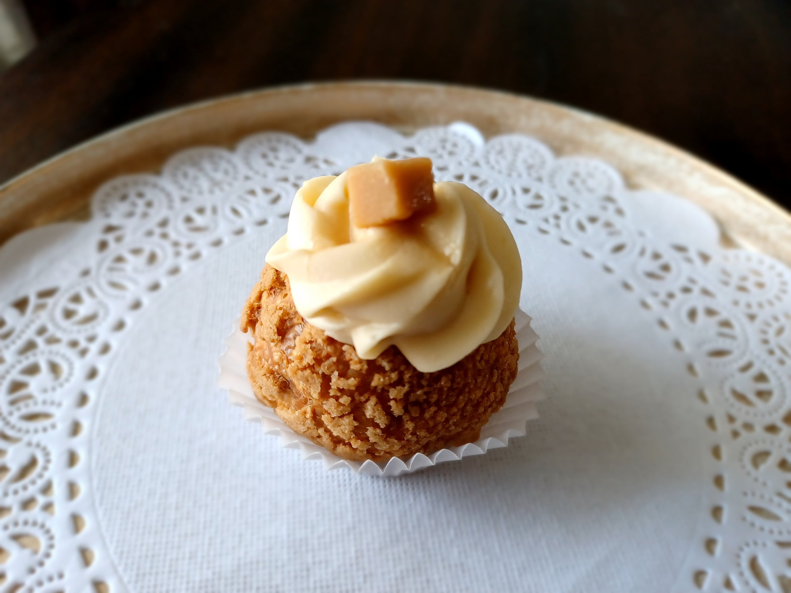 Mini Choux Ô Caramel | B'beri Desserts