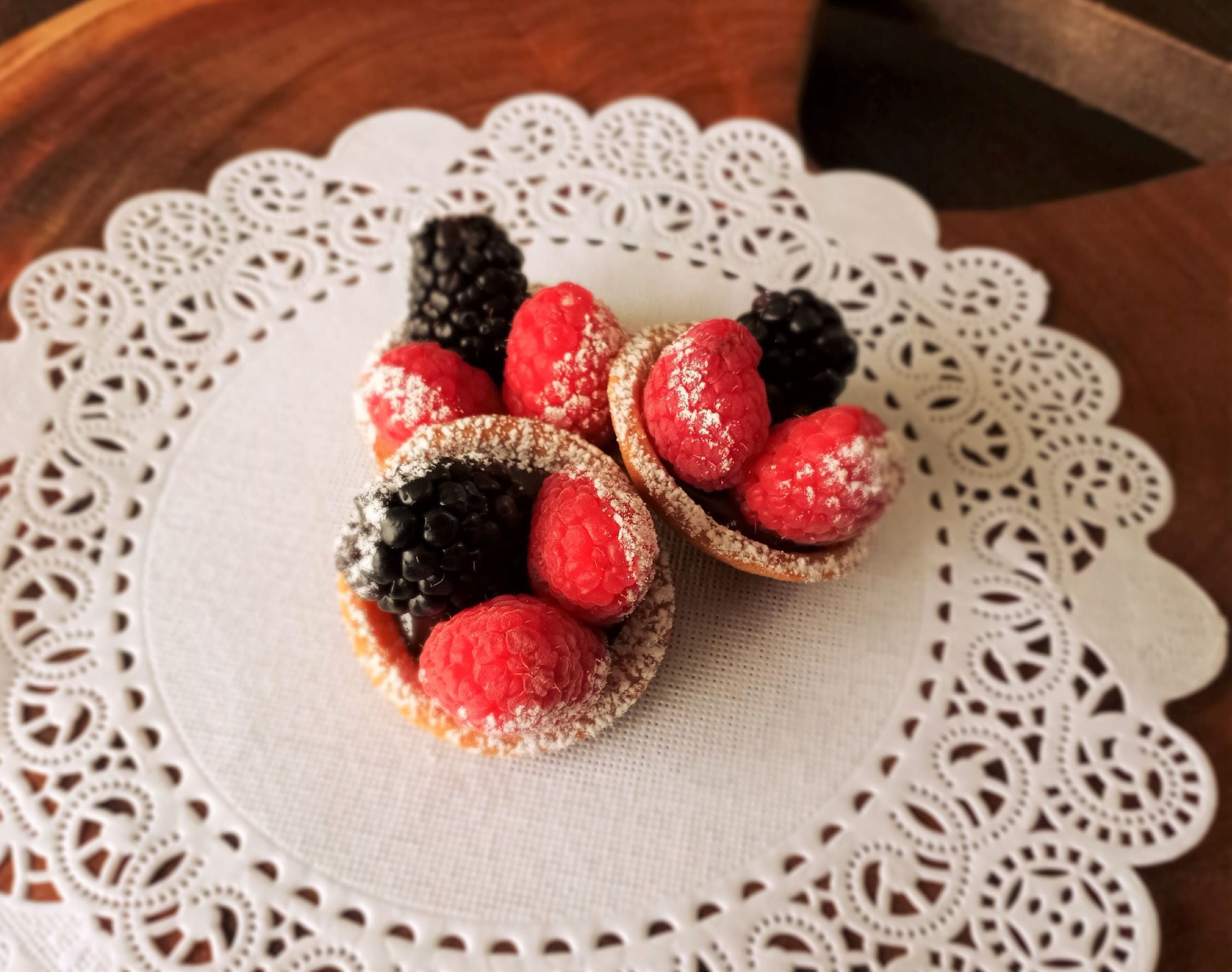 Red Fruits Chocolate Tart | B'beri Desserts