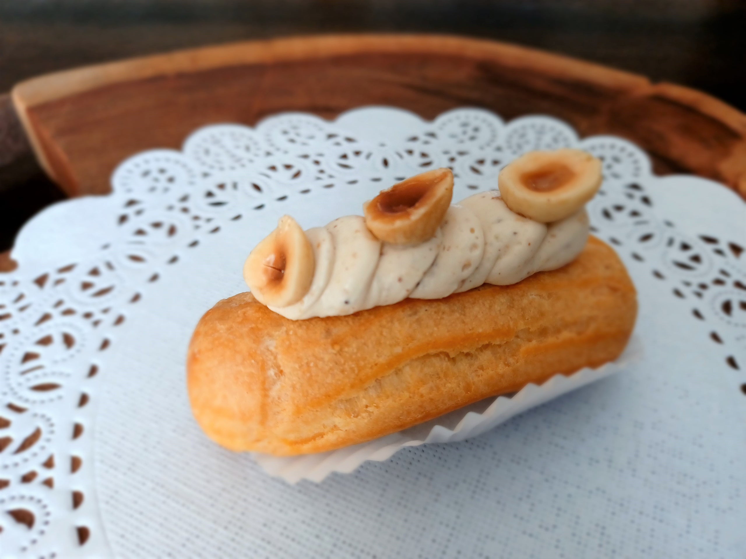 Praliné Mini Eclairs | B'beri Desserts
